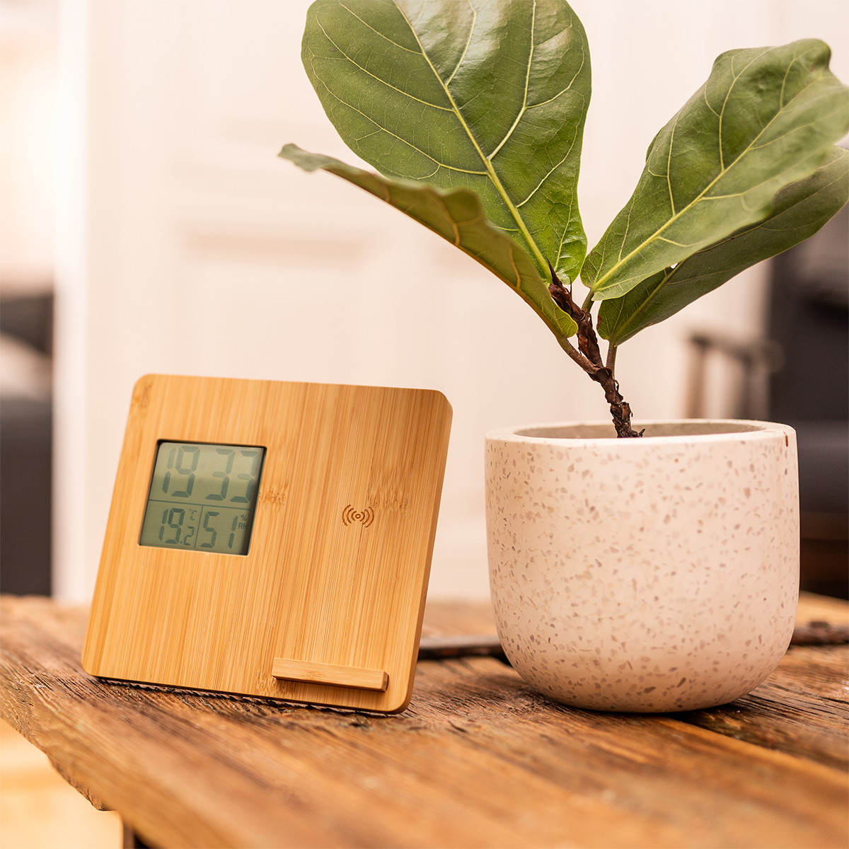 HIXON weather station with wireless charger, beige | Promolog